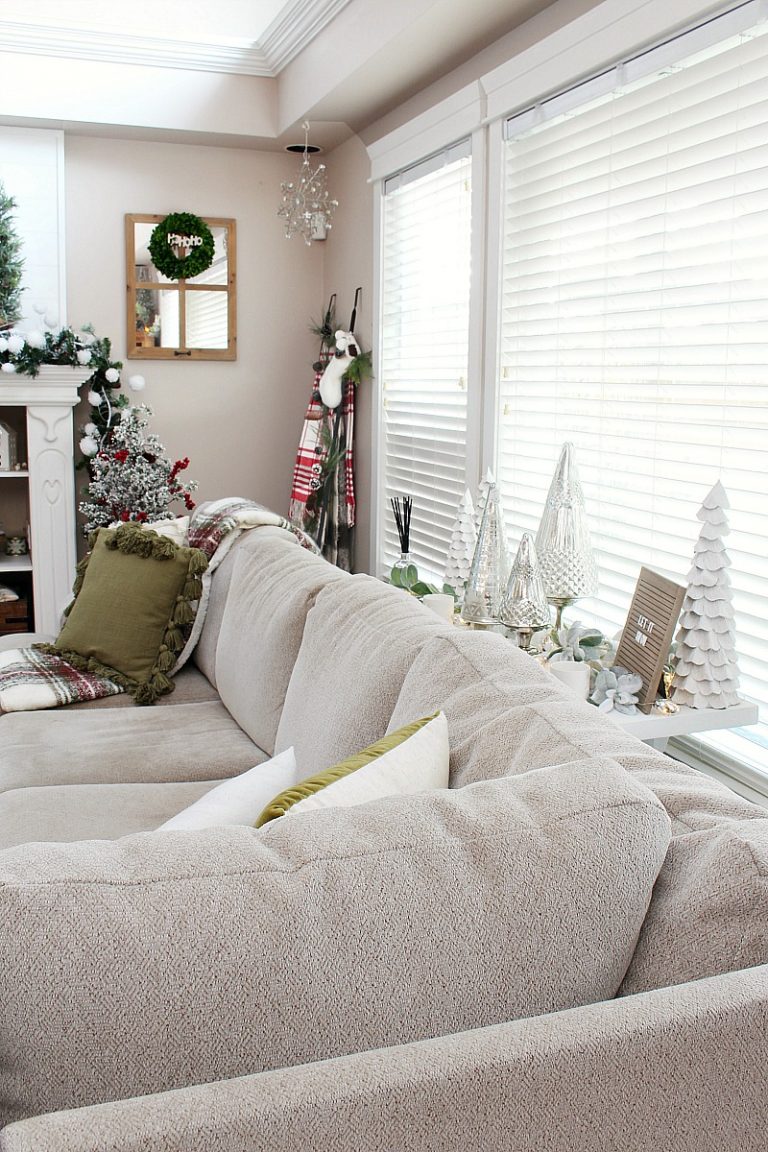 Cozy Christmas Home Tour and Decorating Ideas - Clean and Scentsible