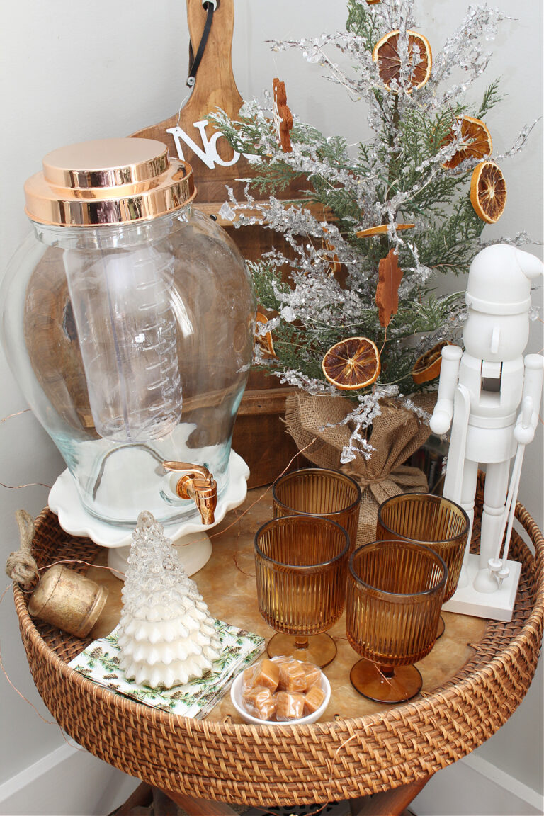 Christmas Dining Room with Amber - Clean and Scentsible