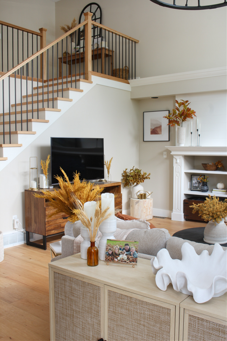 Modern Fall Dining Room Decor - Clean and Scentsible